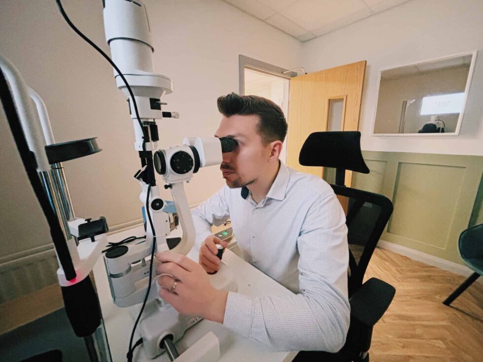Eye Examinations – Clive Fulton Eyecare